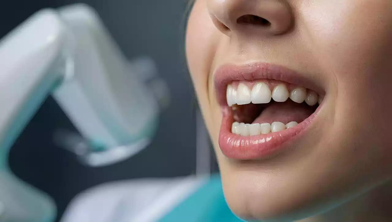 10 Essential Tips to Maintain a Healthy Smile